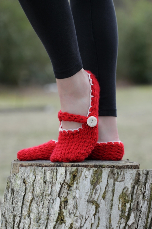 LOOM KNIT MARY JANE STYLE SLIPPERS PATTERN. | This Moment is Good